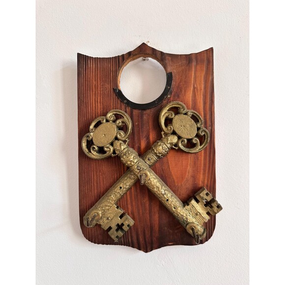 no brand | Accents | Vintage Wooden Crest Wall Key Holder Medieval ...